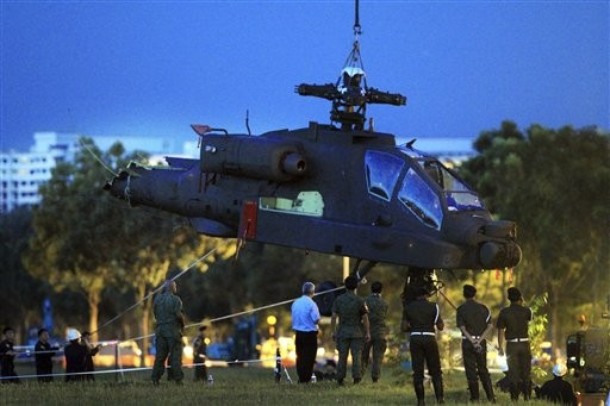 Berita HanKam: Recovery Completed for RSAF Apache AH-64 Helicopter ...