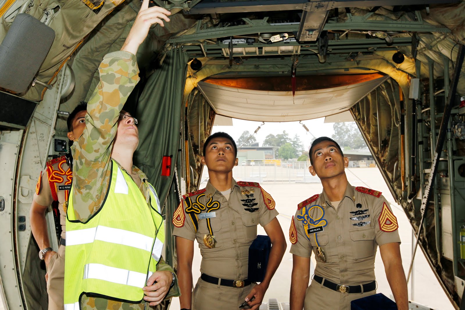 Berita HanKam: Karbol Kunjungi Pangkalan Udara Australia Richmond