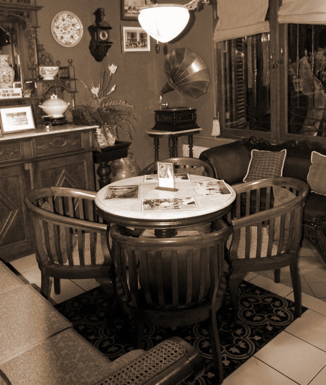 HUIZE TRIVELLI Heritage Resto and Pattisier @ Jl Tanah Abang 2, Jakarta ...