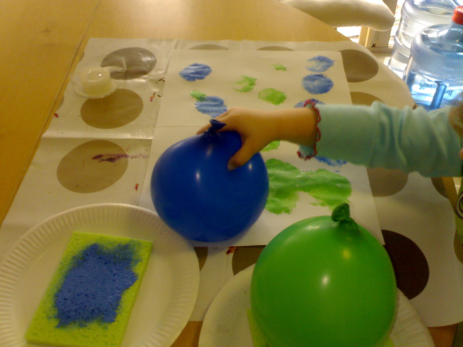A Little Learning For Two: Balloon painting