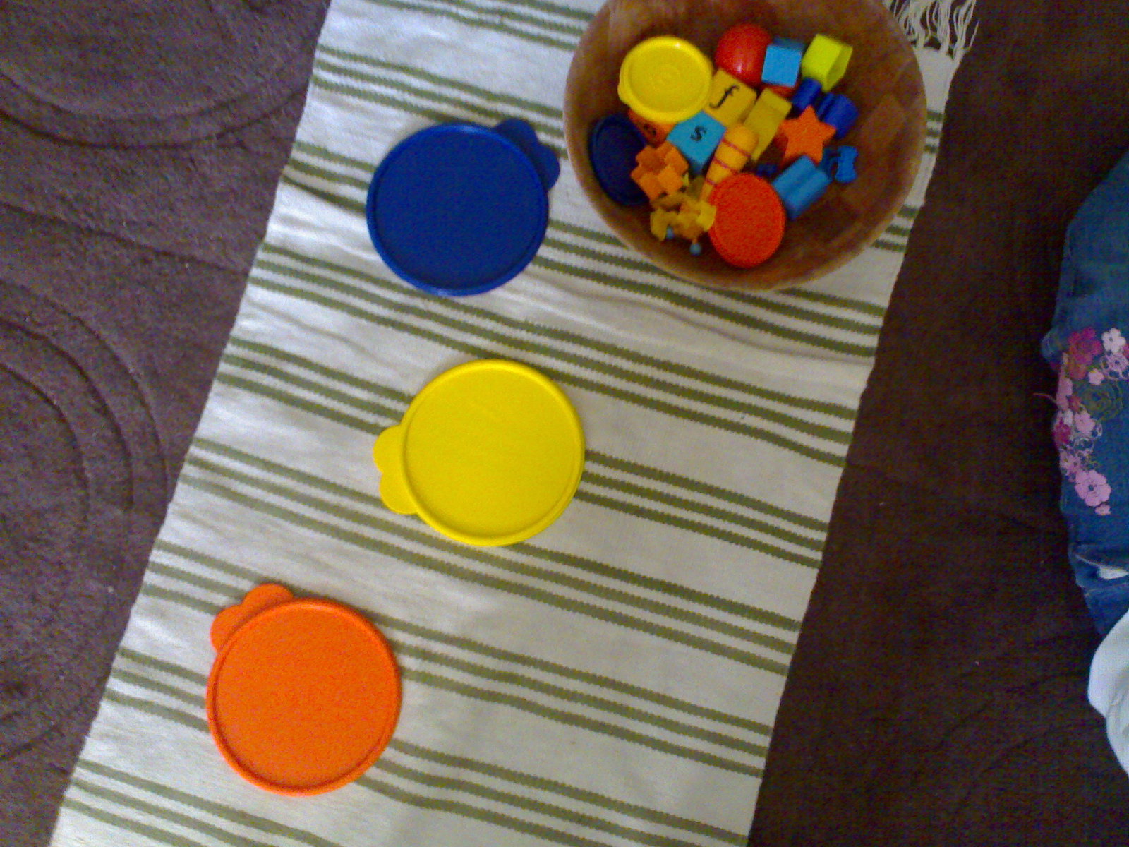 A Little Learning For Two: Colour object sorting