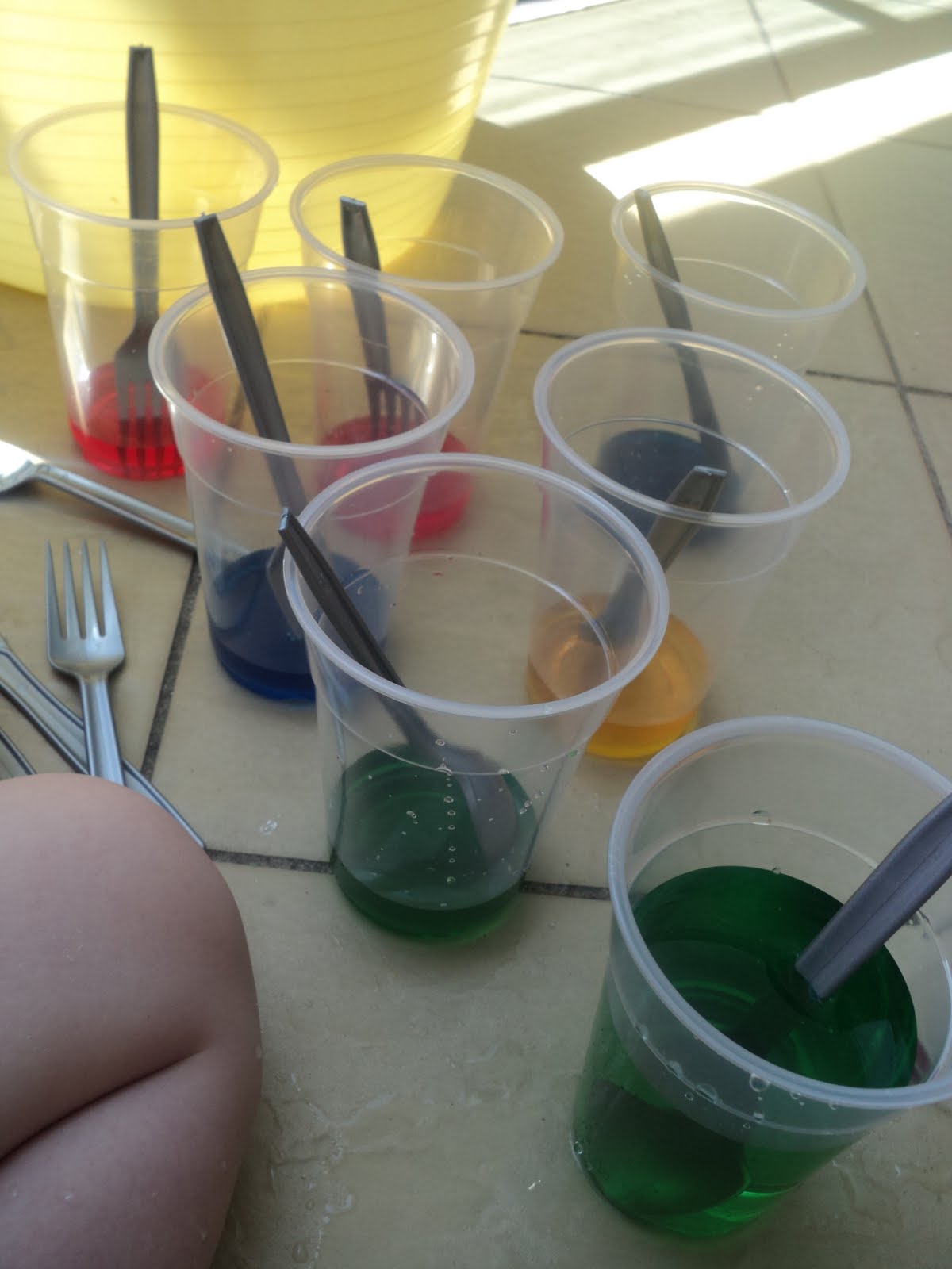 A Little Learning For Two: Coloured Water Play