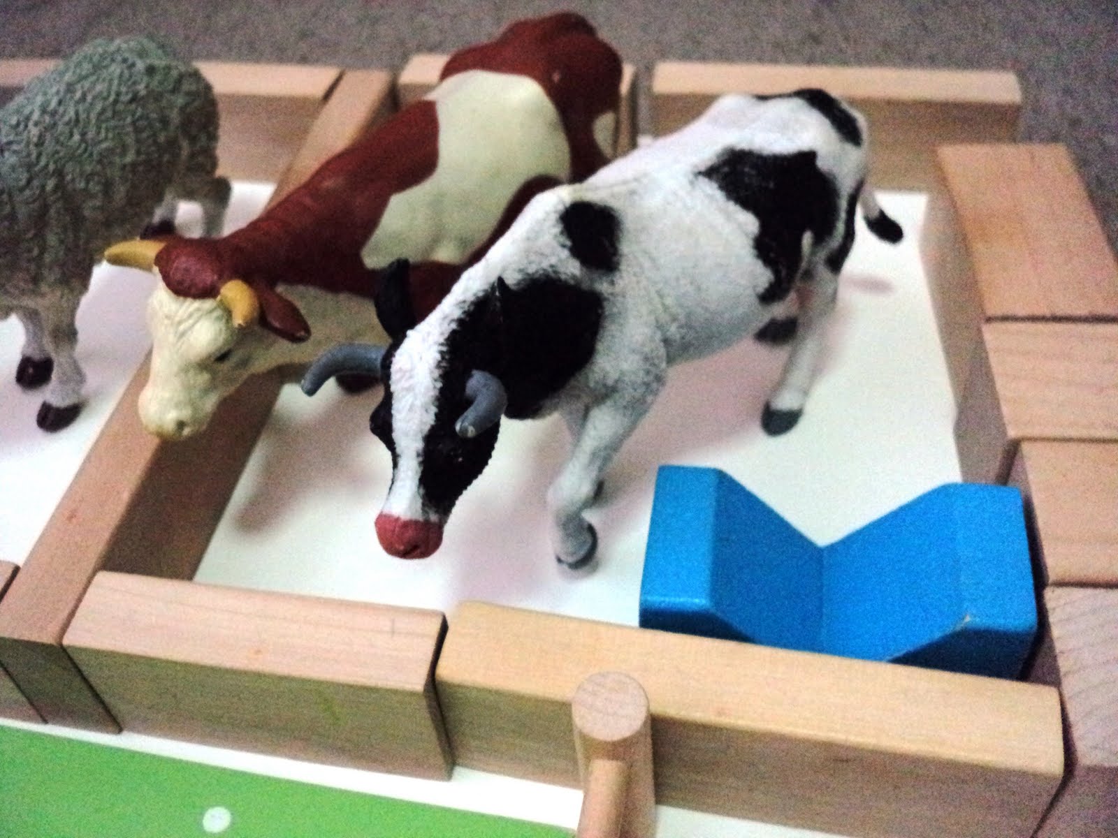 A Little Learning For Two: Feeding The Animals - Block Play