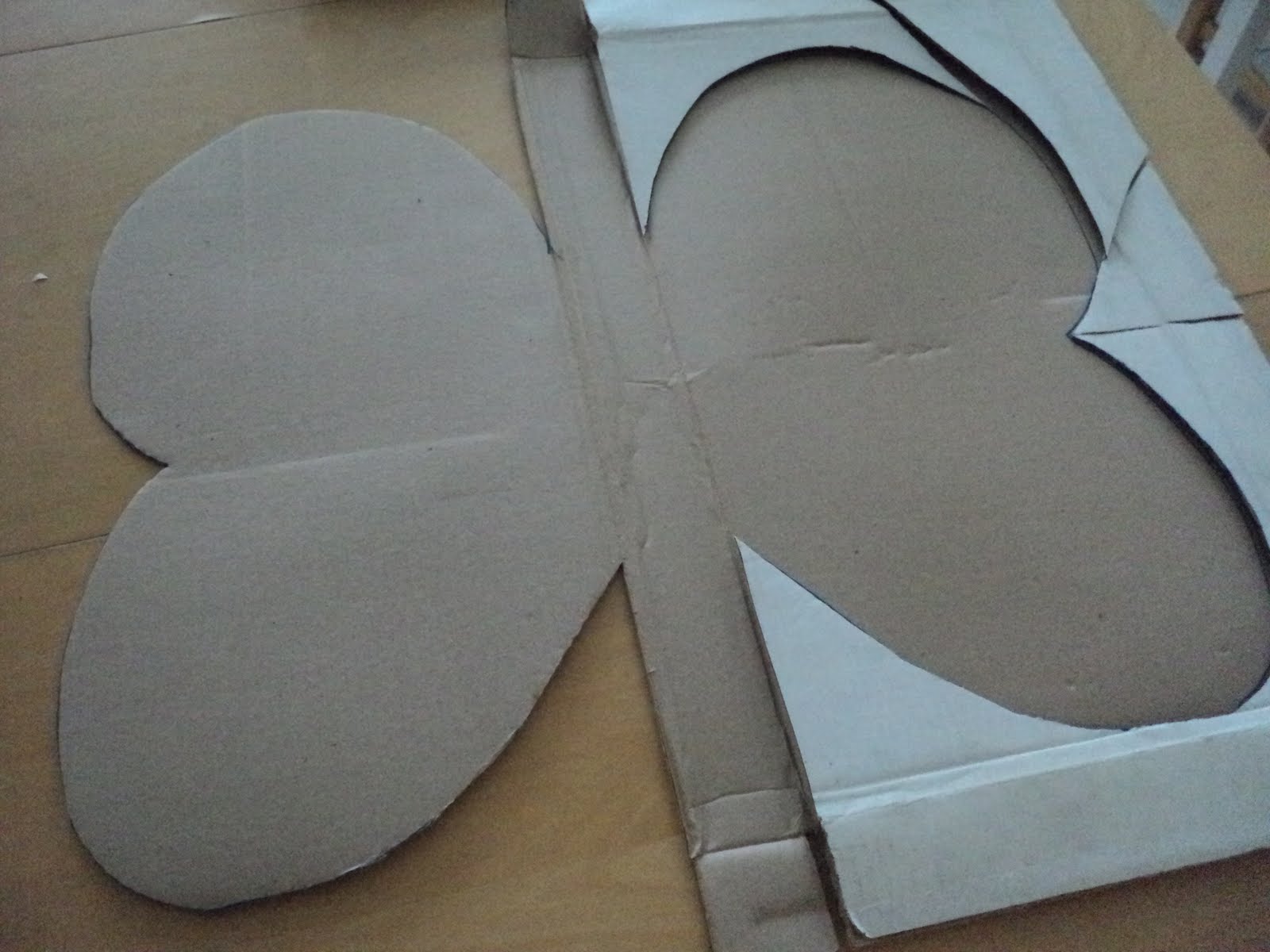 A Little Learning For Two: Cardboard Box Butterfly Wings