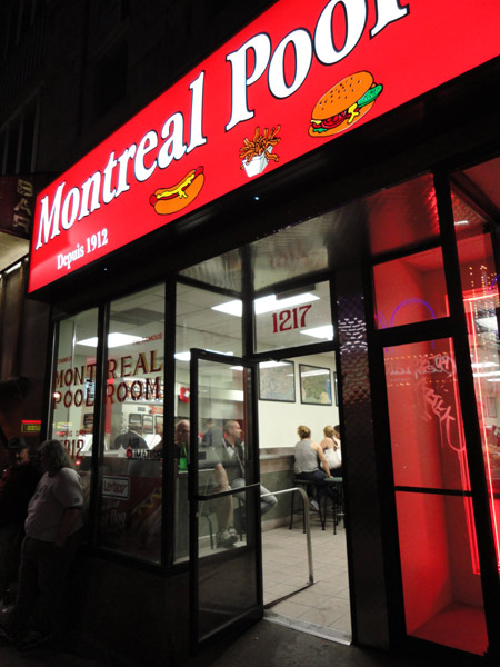 Montreal para Insiders: Montreal Pool Room: o melhor hot dog da cidade?