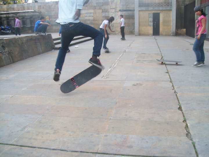 mundoskate: 360 KICK FLIP