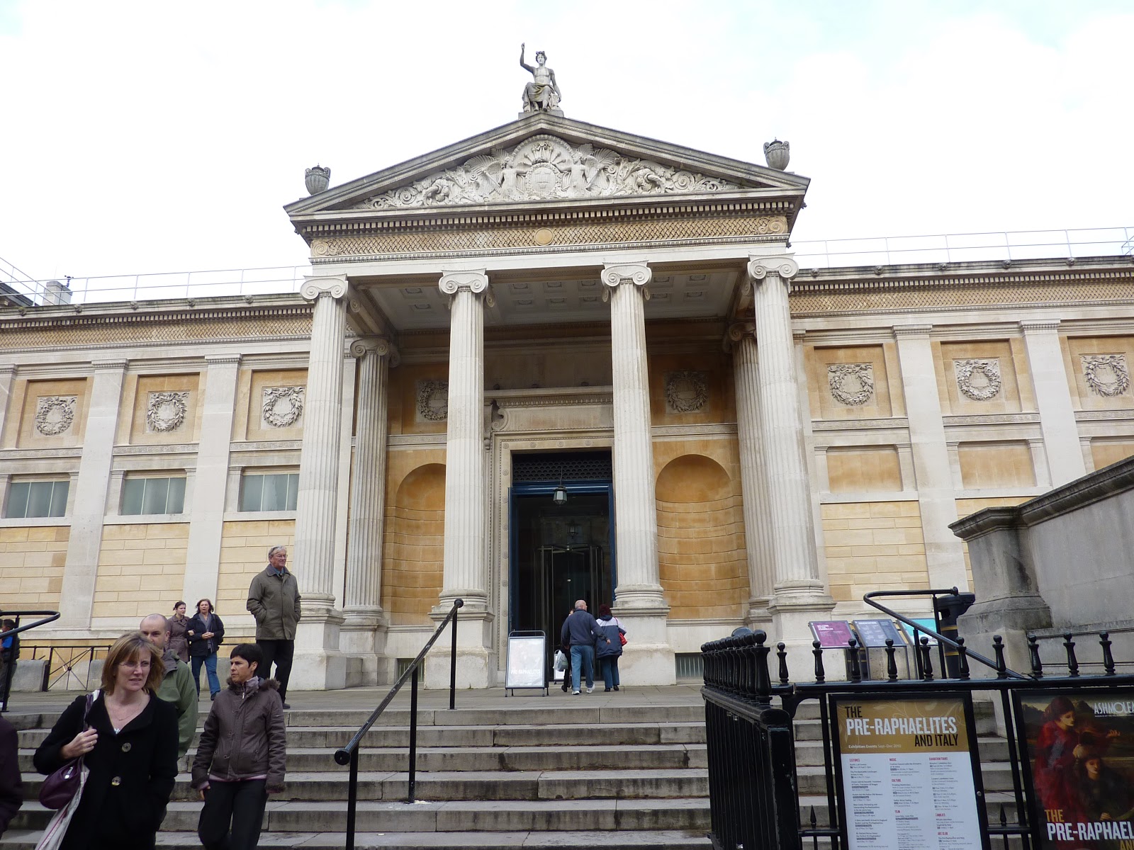 Alyce Overseas: The Ashmolean Museum