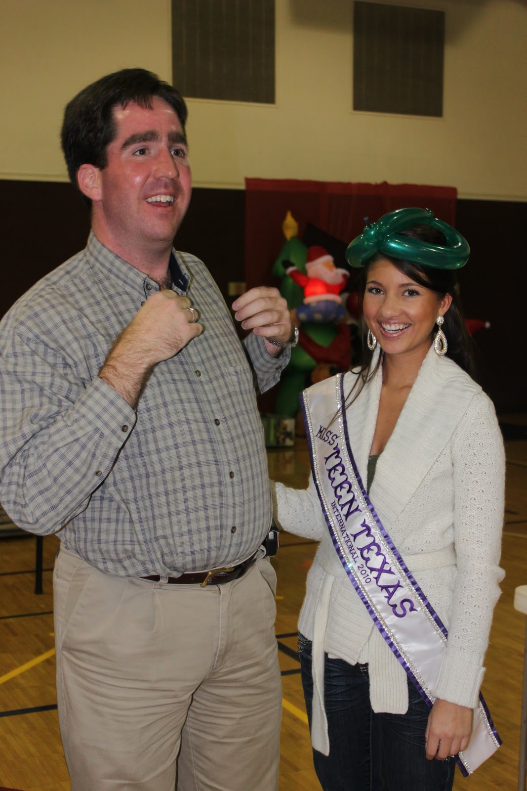 Sydney Datcher's Blog: Beaumont's Holiday "Cards for a Cause"