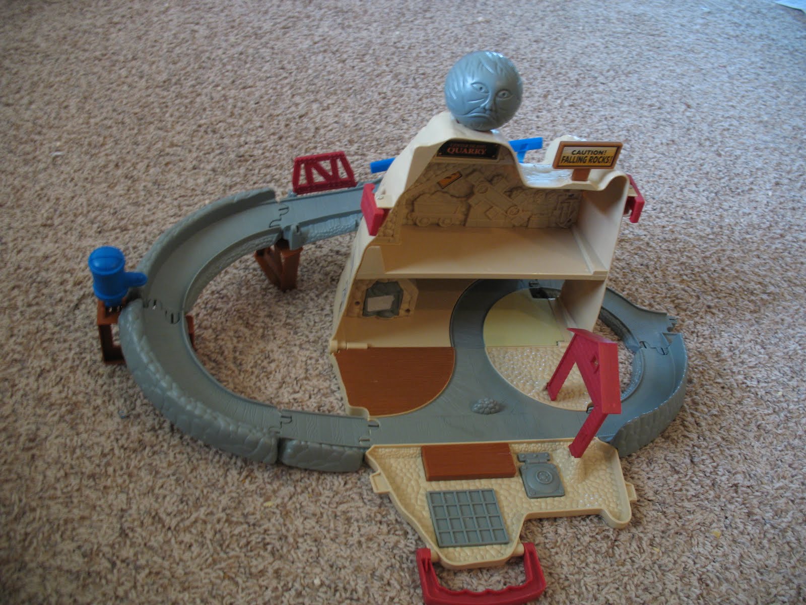 mystuffsforsale: Thomas the Train Center Island Quarry Playset $7