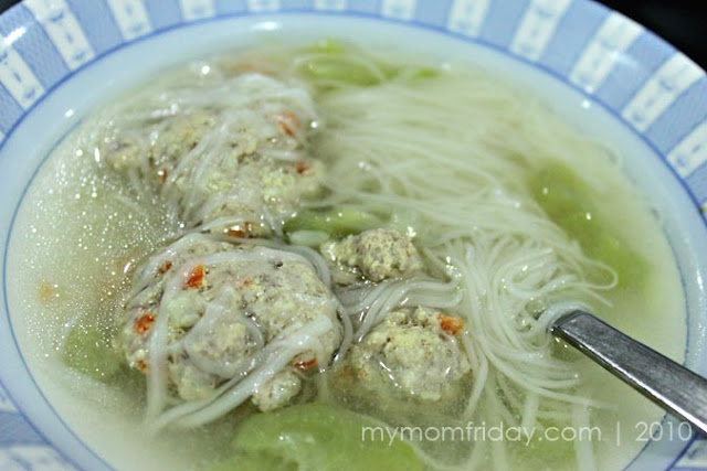 My Mom-Friday: Misua Soup with Meatballs and Patola (Loofah)