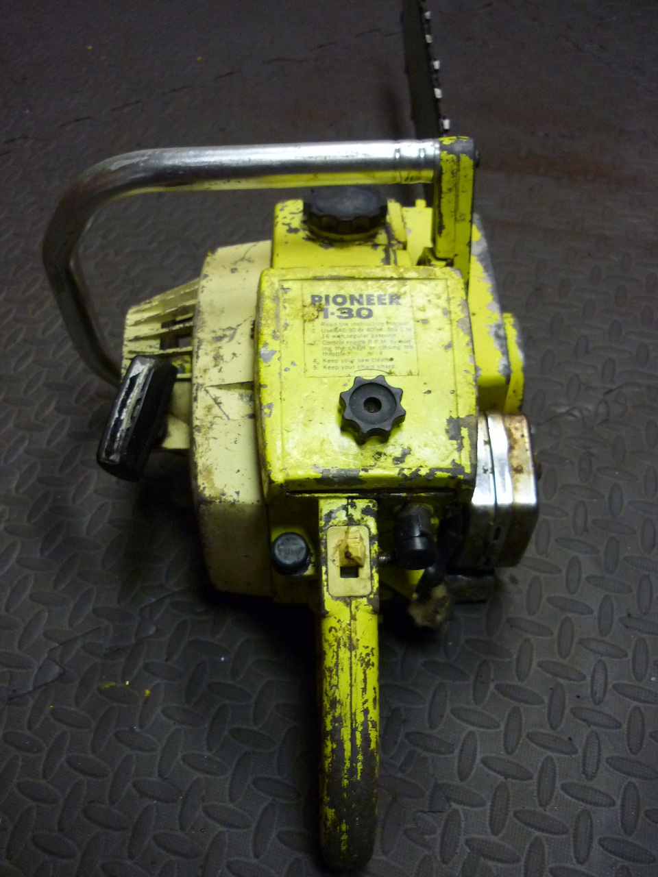 VINTAGE CHAINSAW COLLECTION: PIONEER 11-30