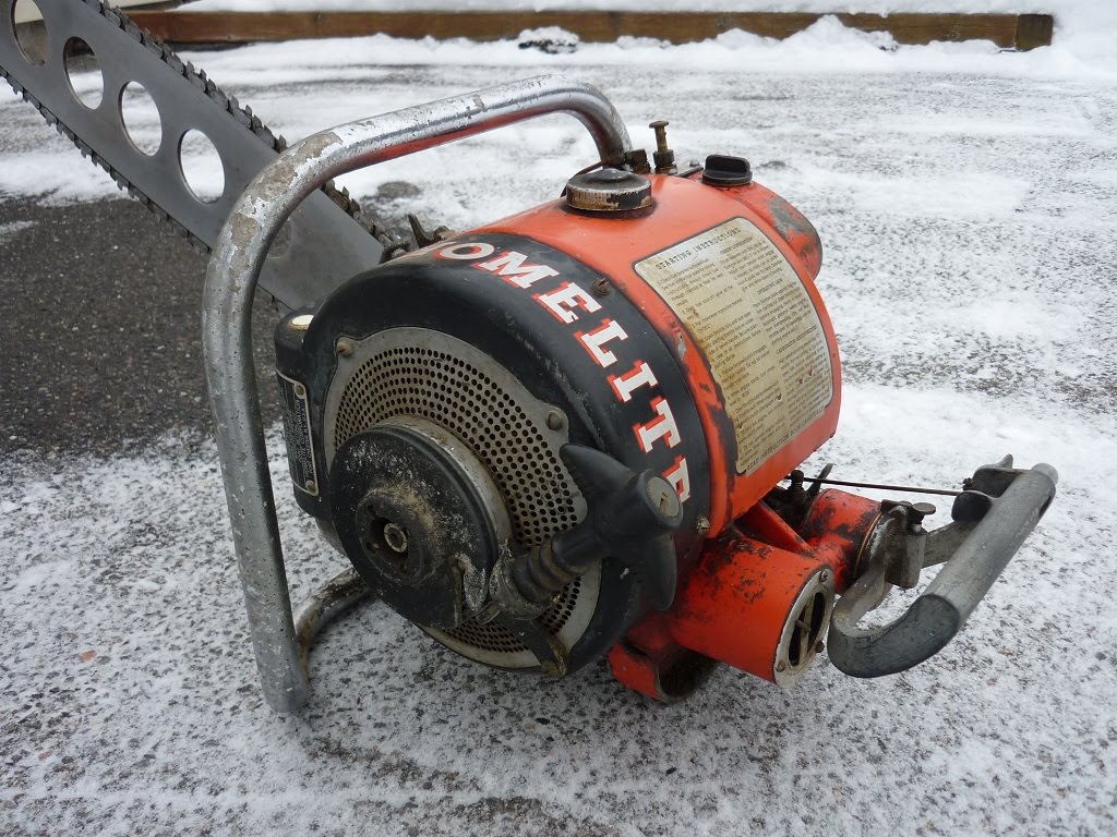 VINTAGE CHAINSAW COLLECTION: HOMELITE 20 MCS.