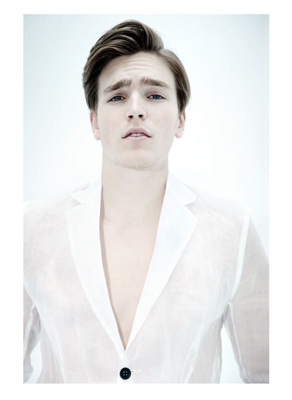 Tendencias FashionMag May 2010. Model Ryan Mertz.