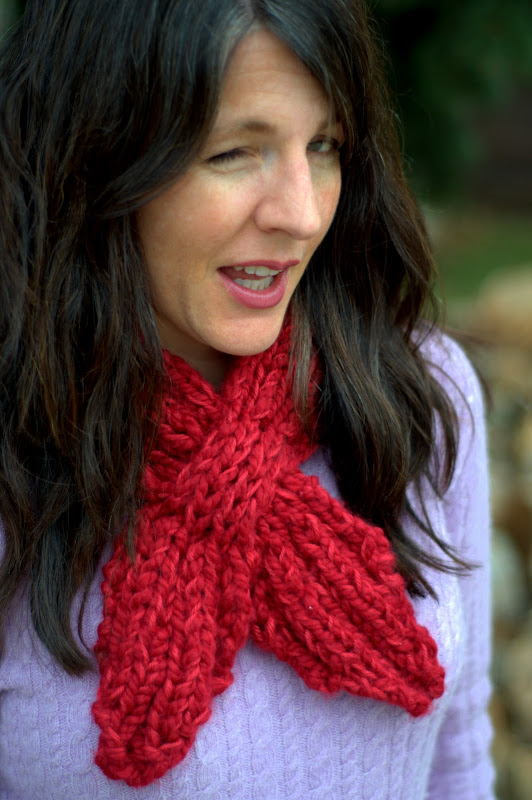 Aesthetic Nest: Knitting: Looped Scarflette for Me (Pattern Giveaway ...