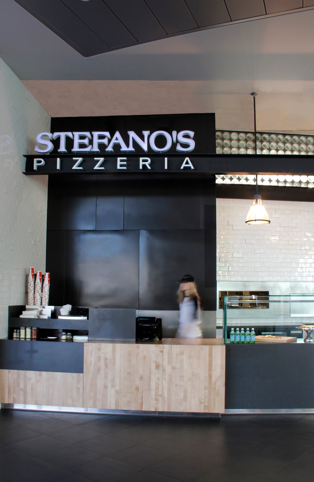 Stefano’s at Santa Monica Place Opens – DEX Studio