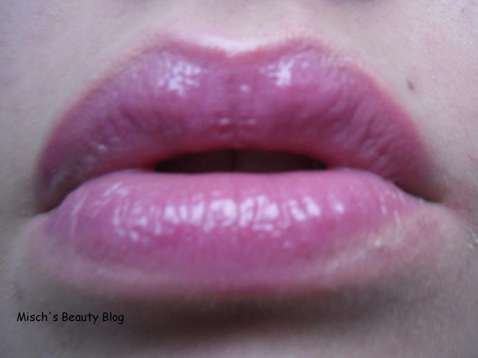 Misch's Beauty Blog: LOTD / How-to make purple lips wearable