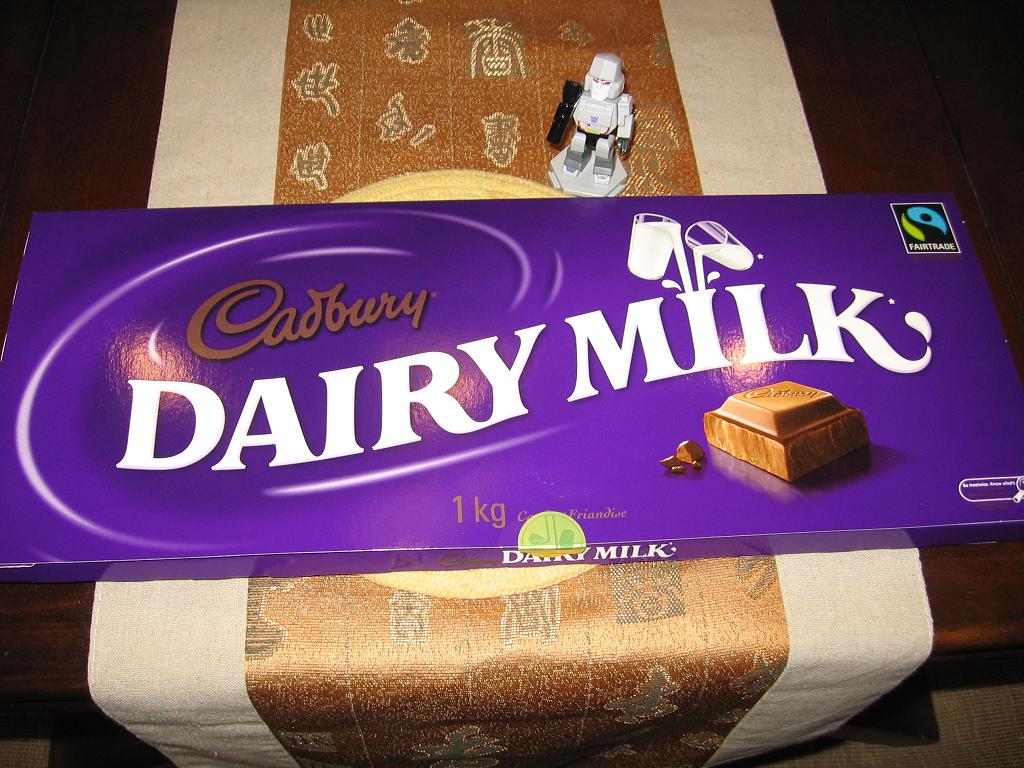 Fongpay's Universe: 1Kg Dairy Milk Bar