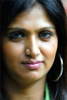 Telugu Actress Gallery: Bhuvaneswari hot tamil aunty tv serial actress