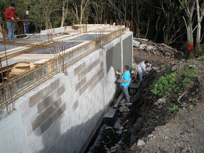 Casa na Fonte: Preparação para a enchurrada...