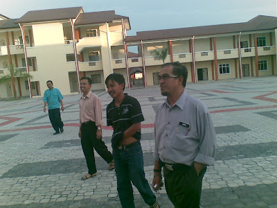 Sekolah Menengah Sains Rembau: 14 Oktober 2009: Lawatan Guru & Staf ...