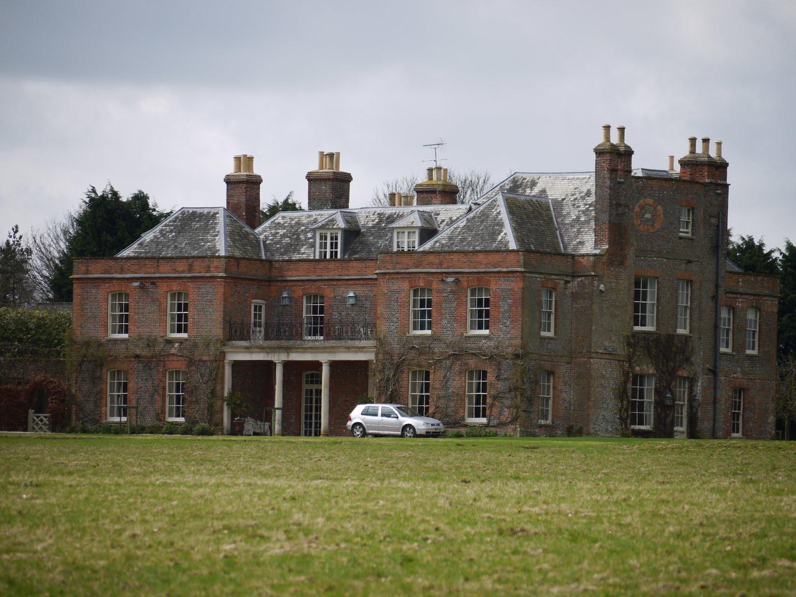 Walking in the country: Hungerford and Standen Manor