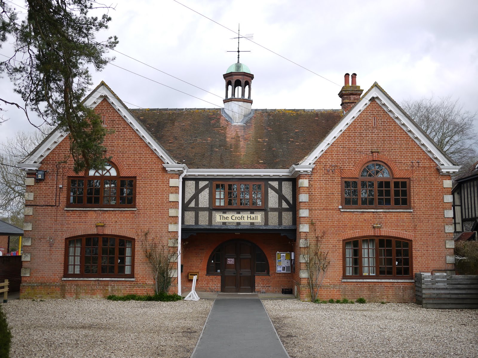 Walking in the country: Hungerford and Standen Manor