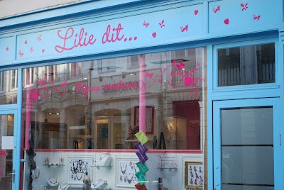 socalgalopenwallet: Cute shops, Lille, France