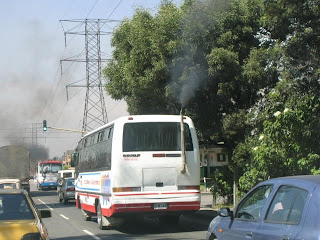 CONTAMINACION DEL AIRE:VEHICULOS AUTOMOTRICES: AUTOS CONTAMINANDO