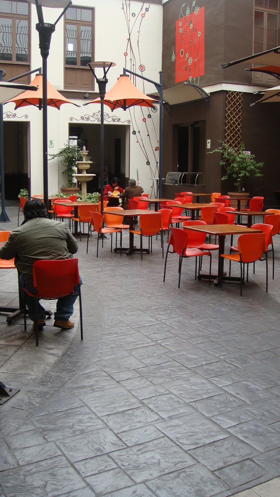 Patio de Comidas en Tottus Centro de Lima