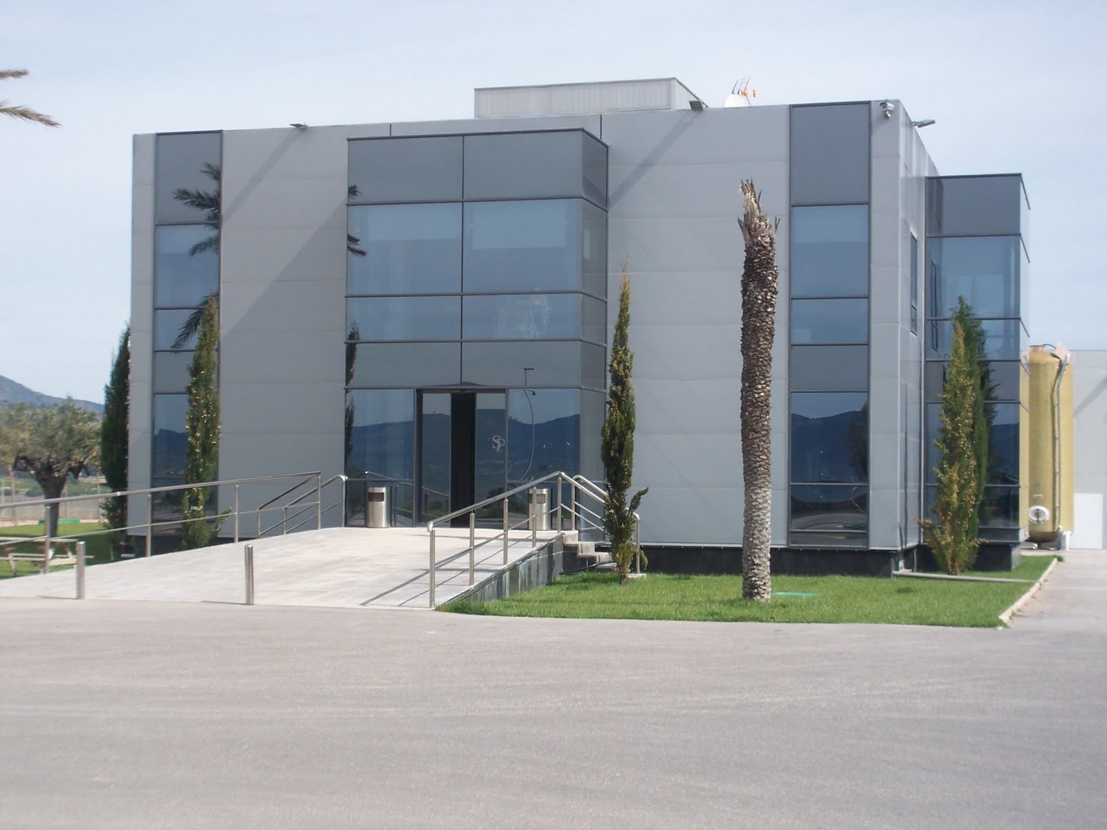 Visita a la bodega salvador poveda