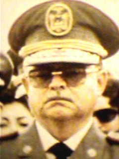 rosso forza/fuerza roja: UNA LARGA LISTA DE DICTADORES EN AMERICA LATINA.