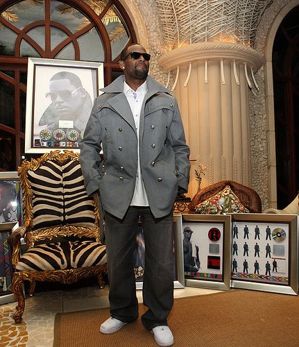 R. Kelly - Be My #2 (Video) ~ TH3 KINGS