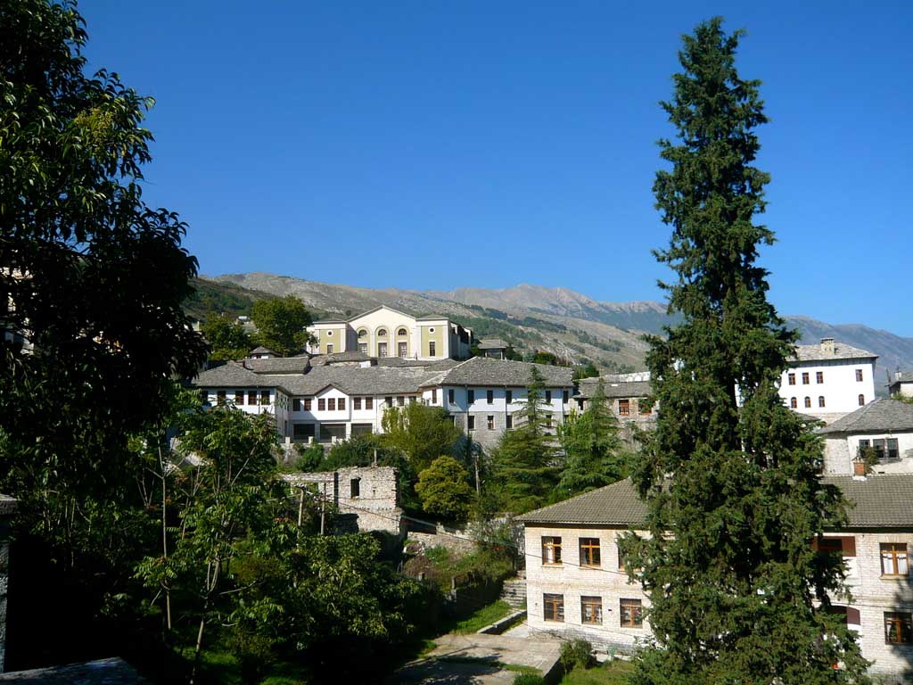 γραμμενα στους τοιχους μου