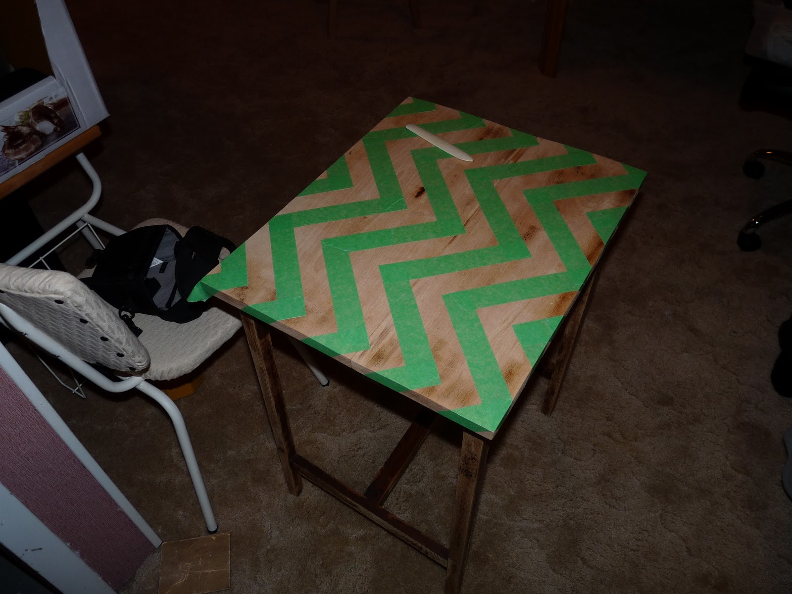 DIY Painted Useless Table | Dans le Lakehouse