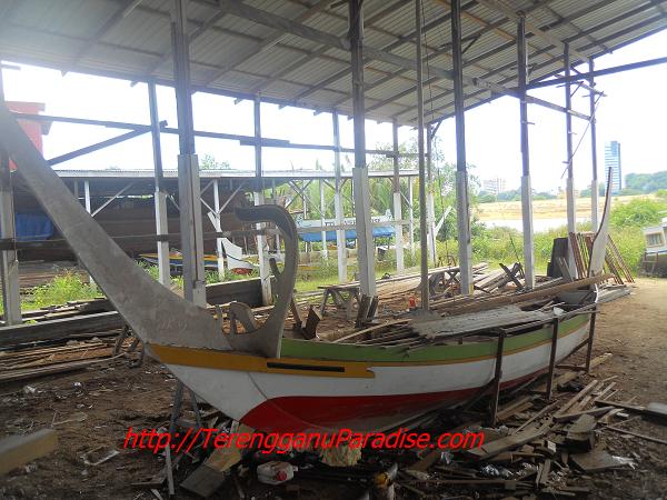 PERAHU PAYANG: PANTUN MELAYU