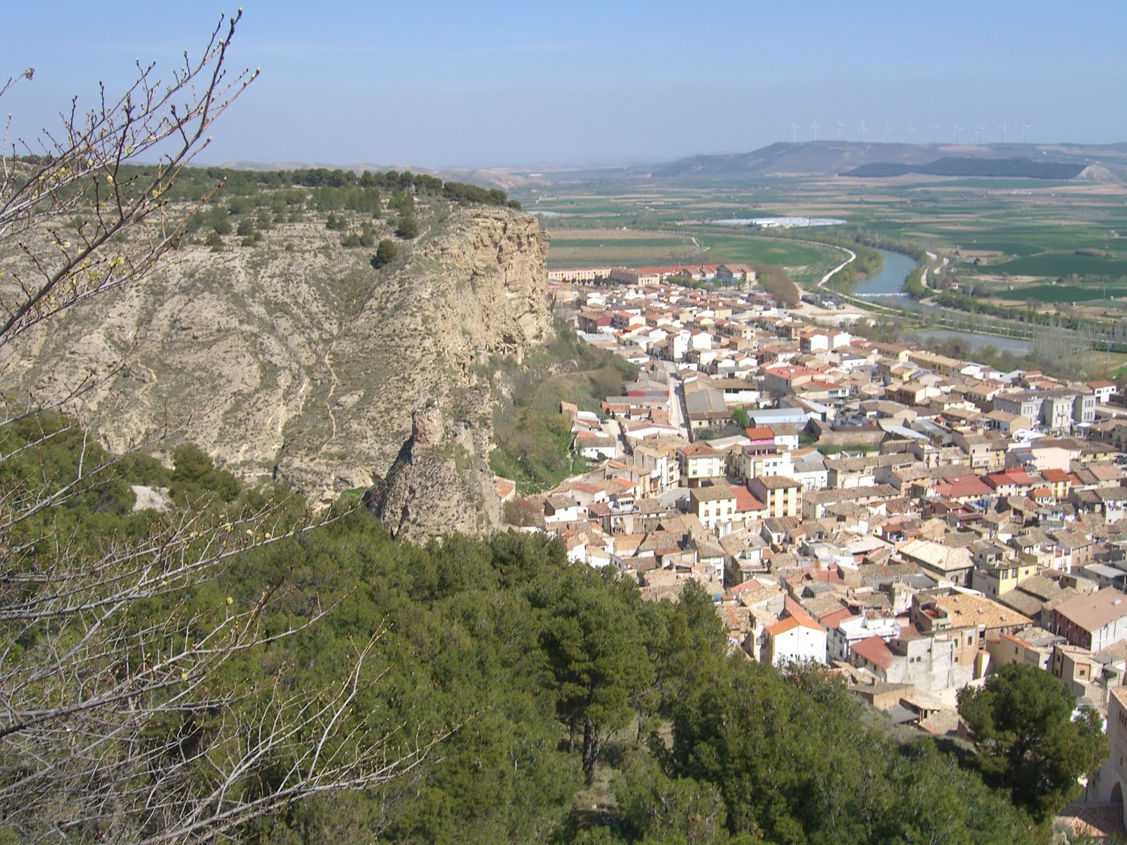 Rutas turisticas por Navarra: Falces y el Salvador del mundo