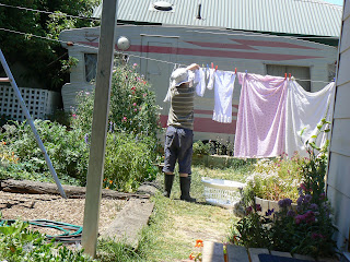 Homeschoolingdownunder: THE CLOTHES LINE POEM by Marilyn K. Walker