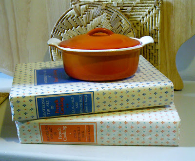 Ash Tree Cottage: LeCruset and Descoware on My Table Top