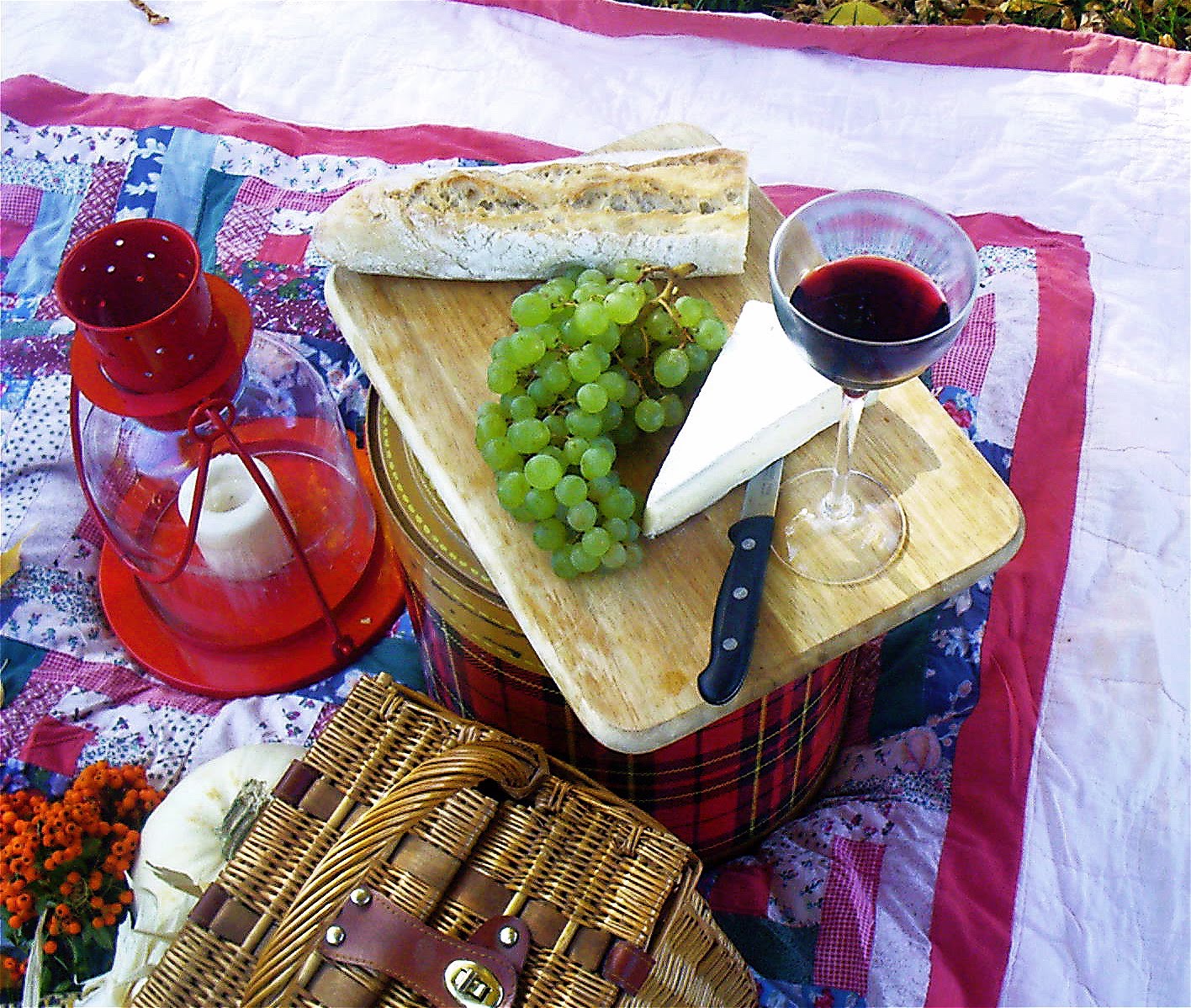 Ash Tree Cottage: Autumn Picnic