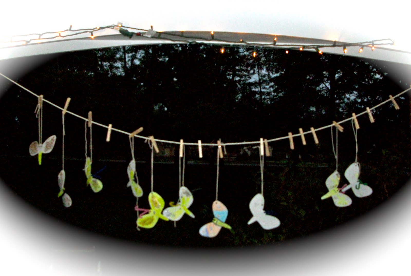 Funmoms: Move: Lightning Bug Party