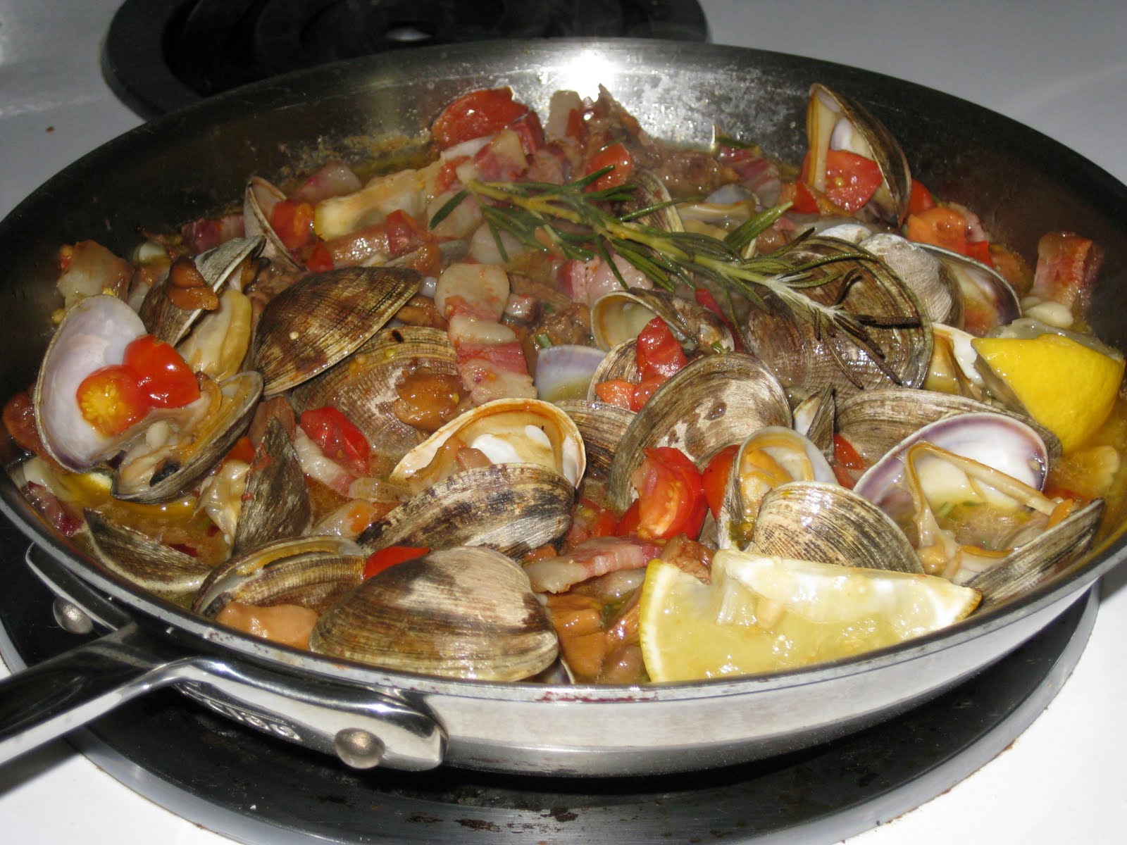 Everett Cellars: Oven Roasted Clams with Pale Ale, Pancetta, and ...