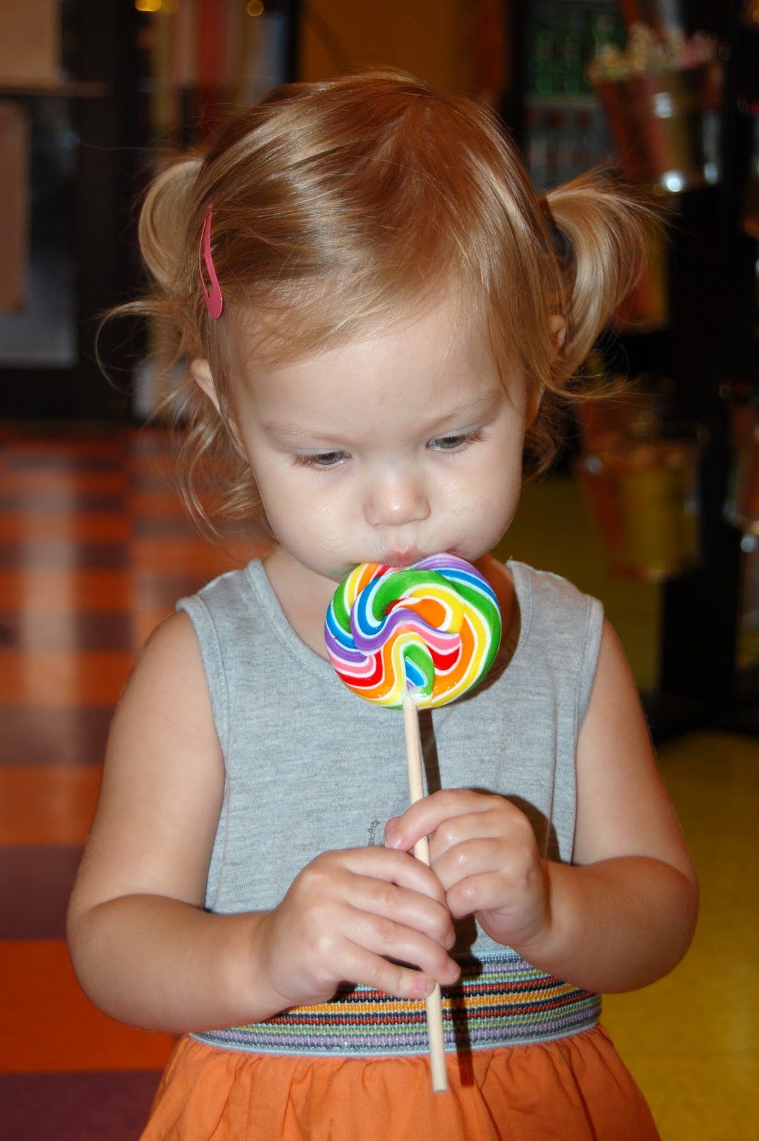 The Rowe Crew: OH Lolli-lolli-lolli-lolli-POP!