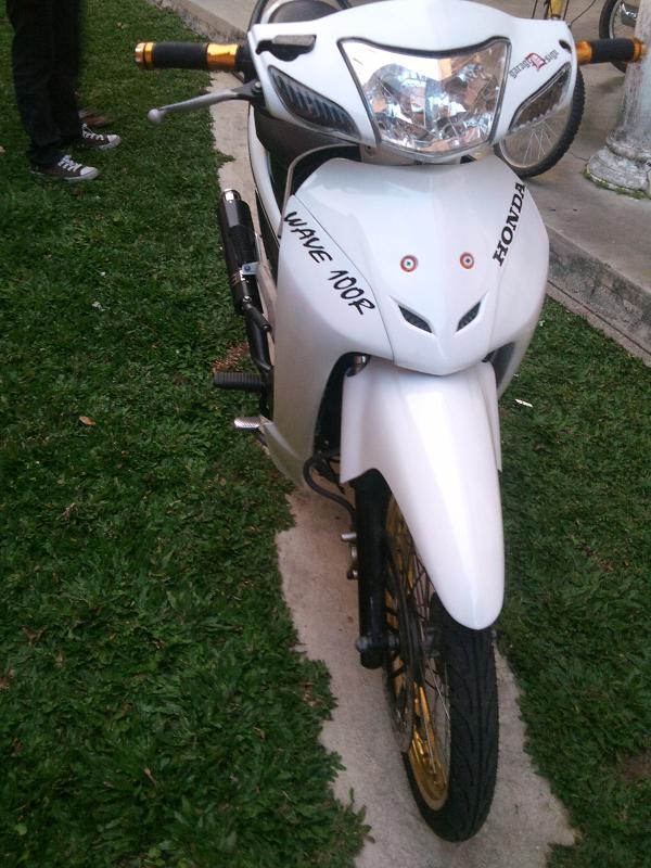 Garage D customs: Honda Wave 100R Sparkle White V