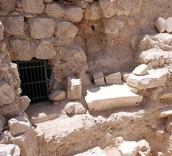 TL's Take on Scripture: Whitewashed Tombs