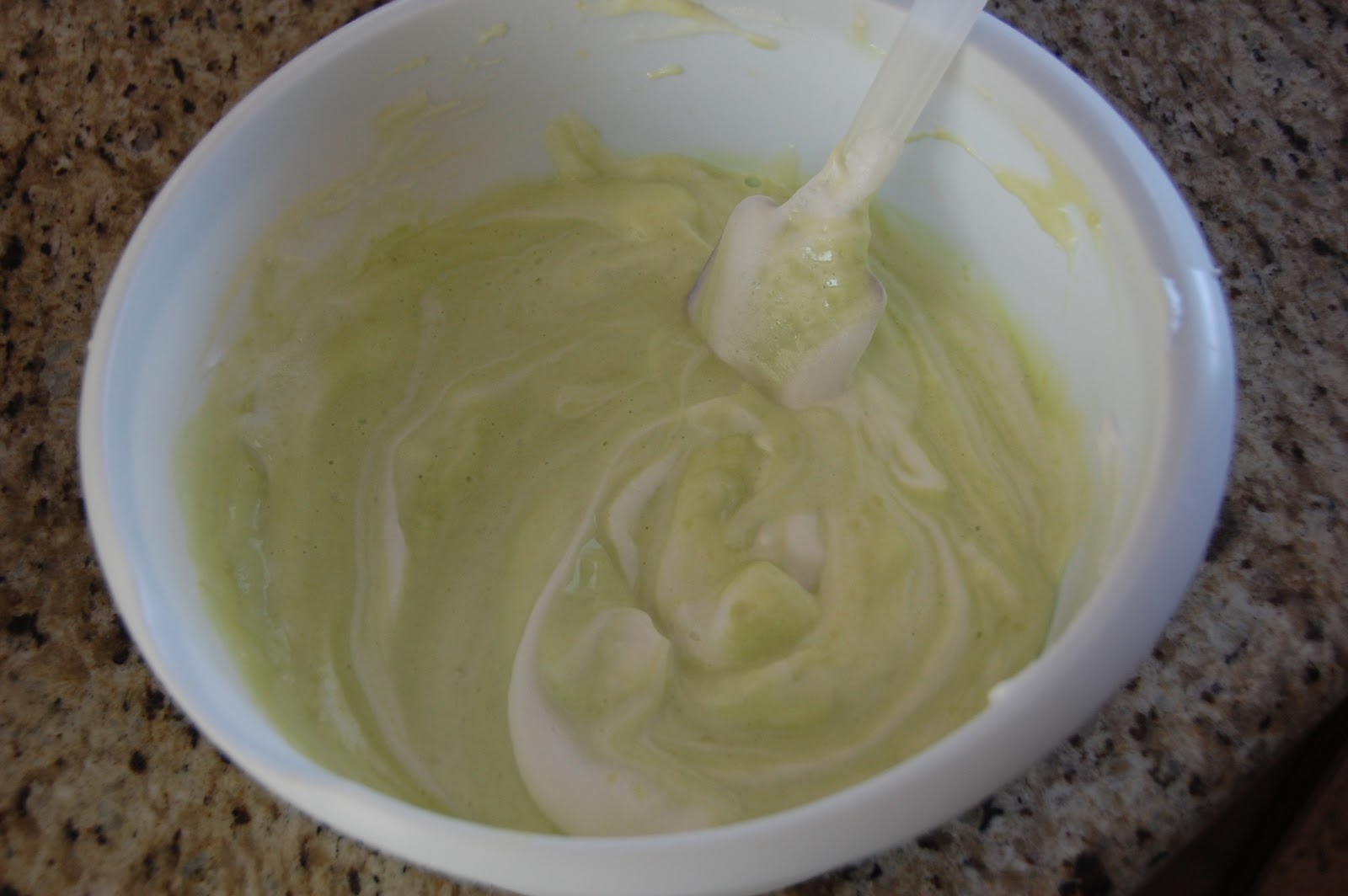 The 350 Degree Oven: Adventures in Mika's Kitchen: Pandan (Screwpine) Cake