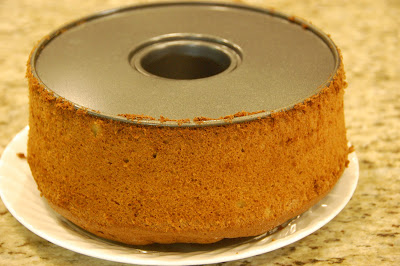 The 350 Degree Oven: Adventures in Mika's Kitchen: Pandan (Screwpine) Cake