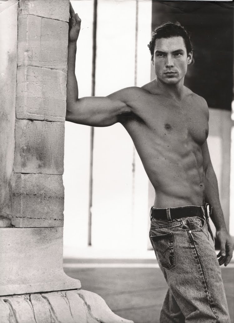 Surferssauros- Os Tubarões de Copacabana: Ricardo Macchi - Ator