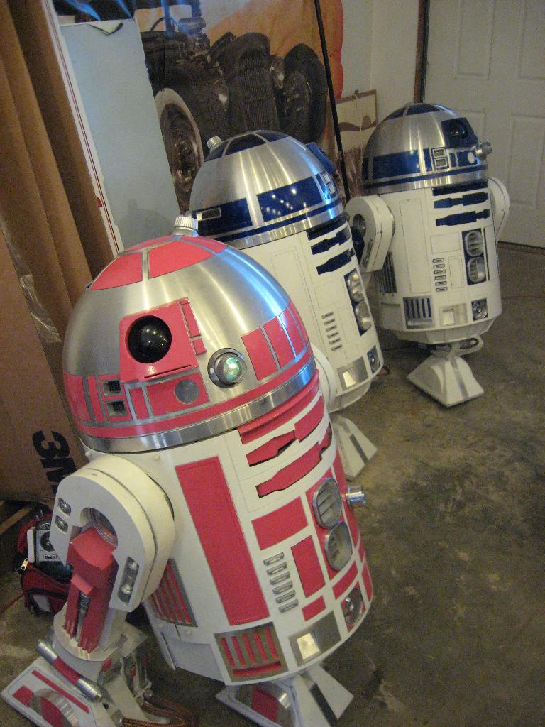 Paul's R2-D2 Project: New England R2 Builders Fall Get Together