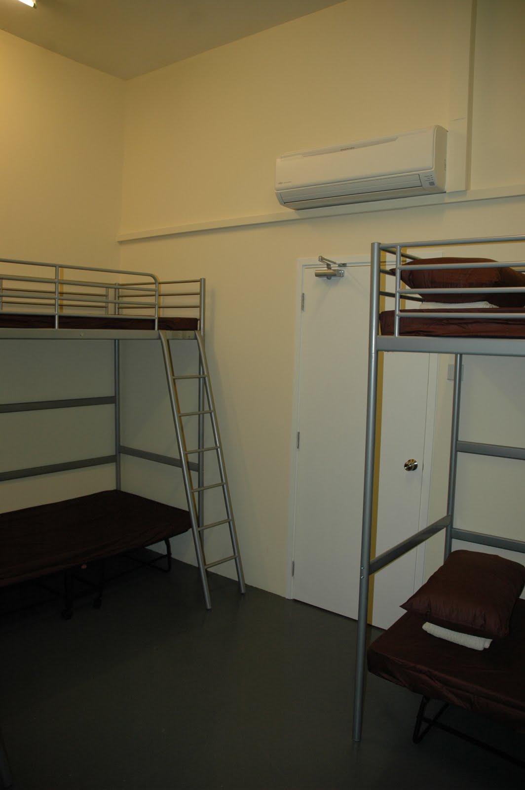 DROP INN: Hostel is up!