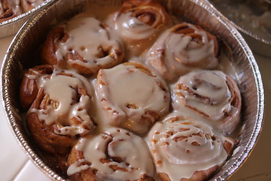 The Larson Lingo: Pioneer Woman's Cinnamon Rolls